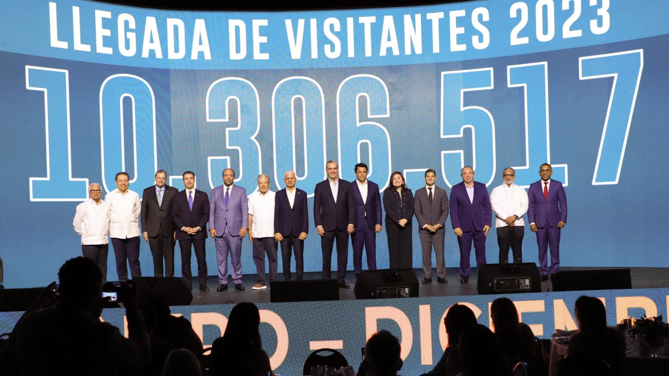 Abinader y Collado visualizan un futuro promisorio en RD por los a ...